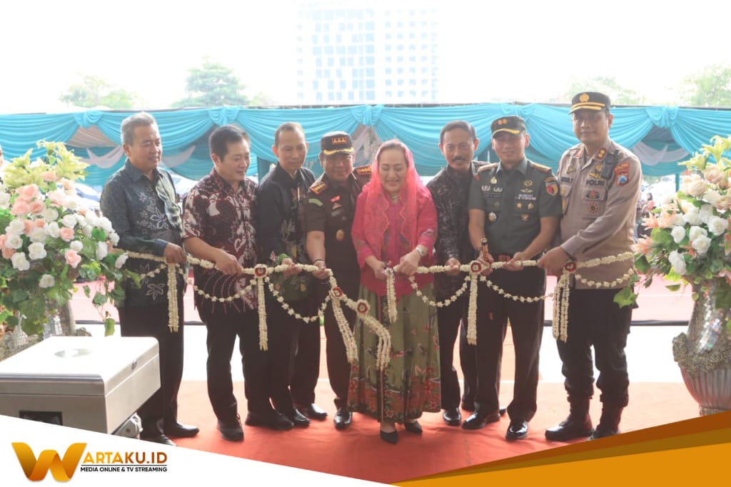 Bupati Bojonegoro Membuka EXPO UMKM Tahun 2023 di Gofun Entertaiment ...